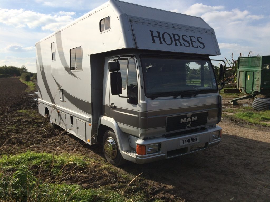 2 Horse MAN Horsebox - Horsebox Hospital